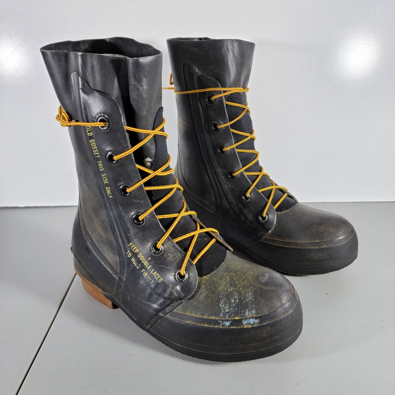 Vintage 1978 Bata Mens Boots Black Mickey Mouse Mens… - Gem