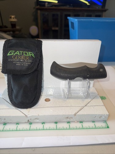 Gerber Gator 650 Lock Back Plain Edge Pocket Knife with pouch. Made In ...