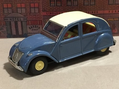 VINTAGE TIN FRICTION TOY CAR~CITROEN 2CV~LARGE 8.25"~DAIYA JAPAN TIN ...