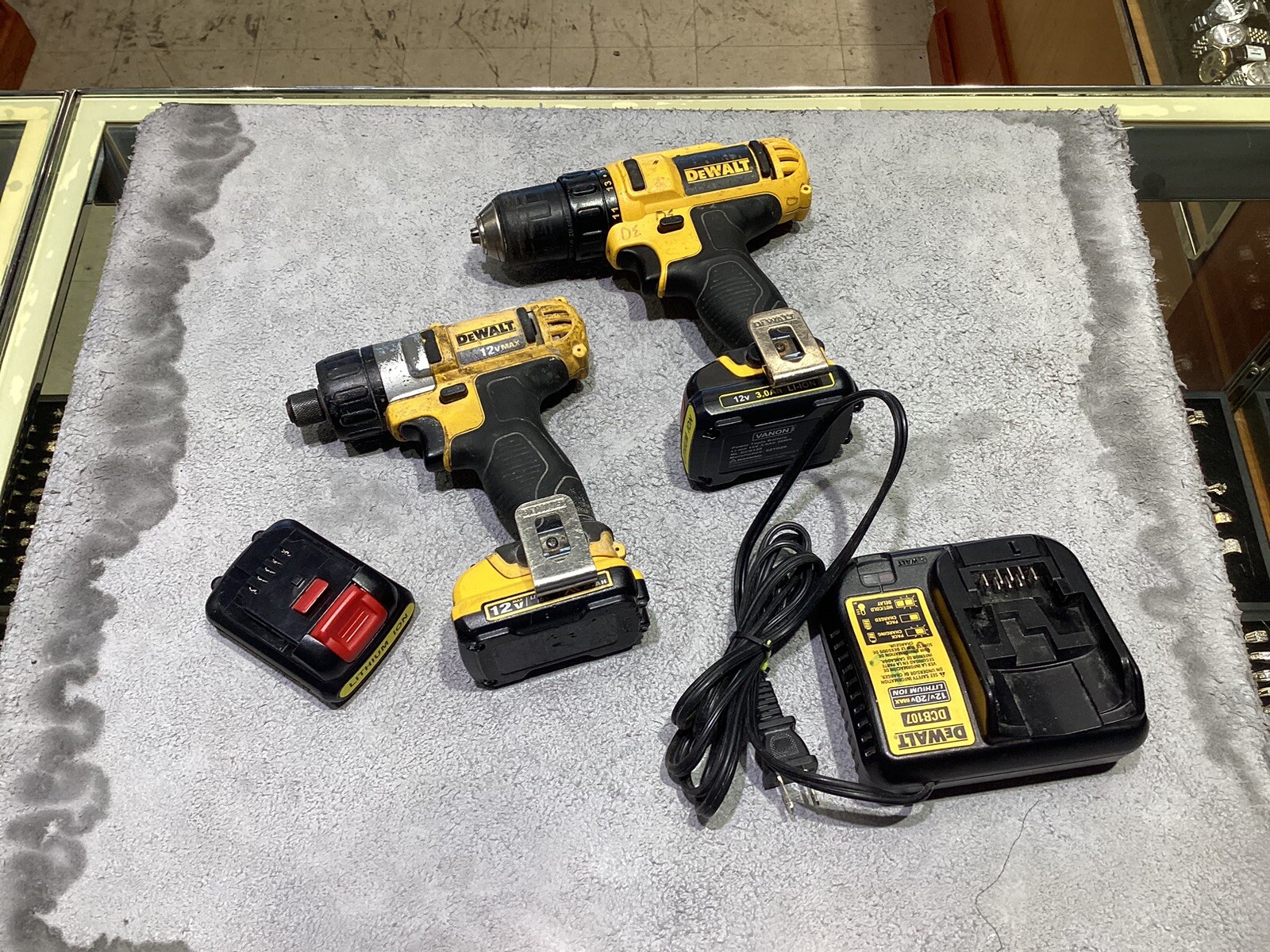 Dewalt Drill Screwdriver DCF610 Drill/Driver DCD710 w/3batt+Charger ...