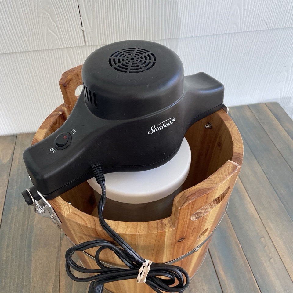 Sunbeam Ice Cream Maker Electric w/4-quart Wooden Bucket FRSBWDBK (ST ...