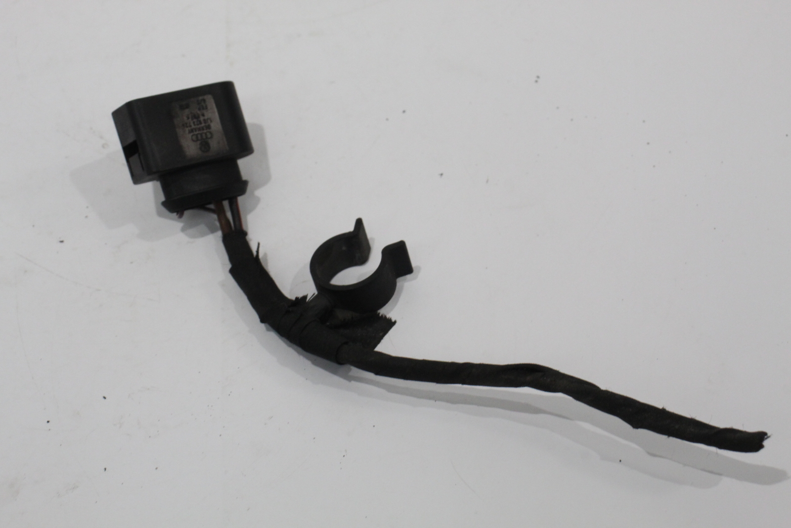Audi A4 8E B7 4 Pin Wiring Connector and Short Length of Wire 1J0973724 ...