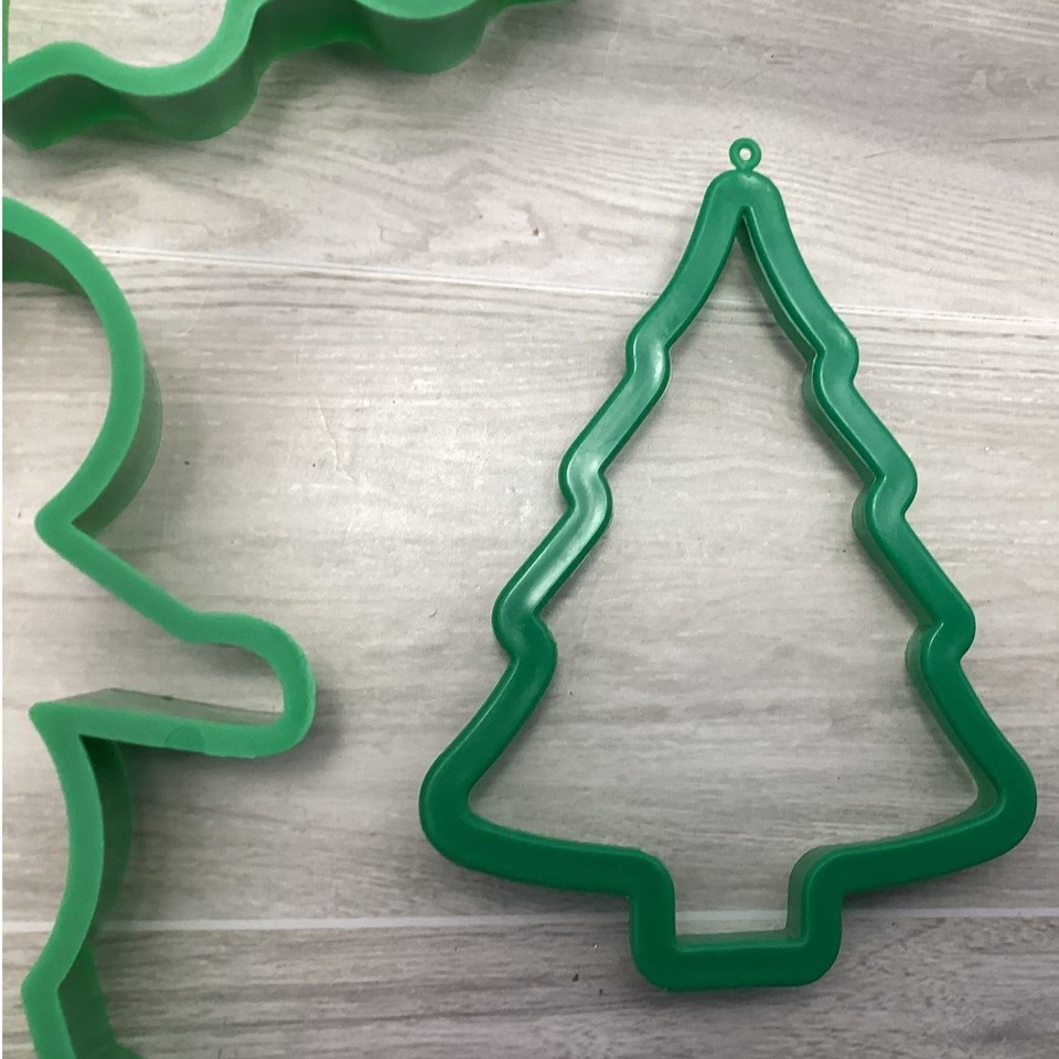 Green Plastic Cookie Cutters Gingerbread Man Tree Angel Shamrock Set | eBay