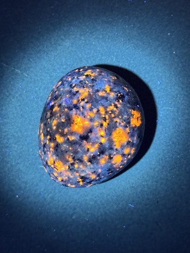 Yooperlite Sodalite Mineral Glows 365nm UV Lake Ontario | eBay