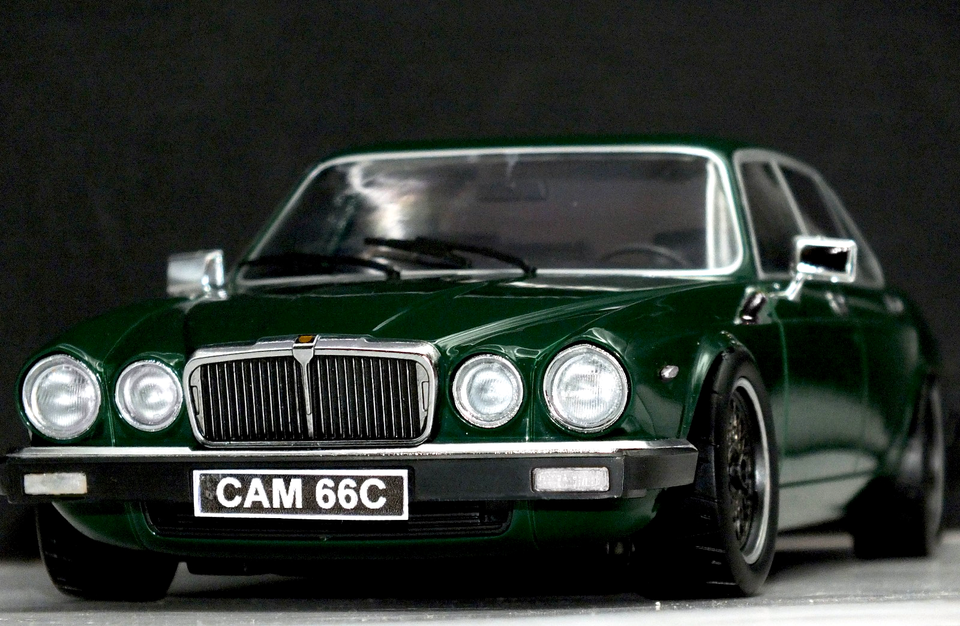 1:18 Custom "1985 Series 3 JAGUAR XJ6 TWR" MODIFIED RESTOMOD Daimler ...