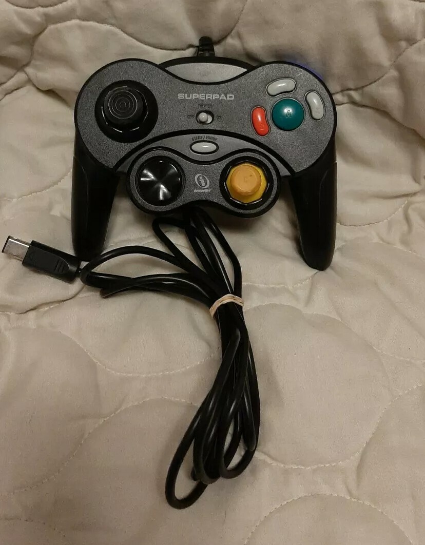 INTERACT SuperPad Colours for GameCube WIRED Controller TRANS CLEAR ...