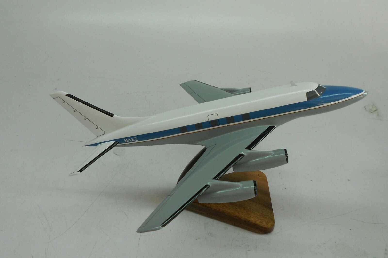 MD-220 McDonnell Civil Aircraft MD220 Airplane Desk Wood Model Small ...