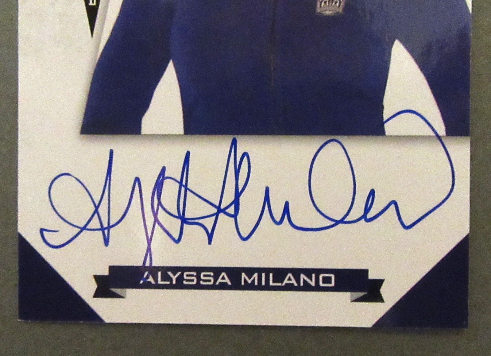 2011 ALYSSA MILANO Autograph Panini PINNACLE Fans of Game NHL hockey L ...