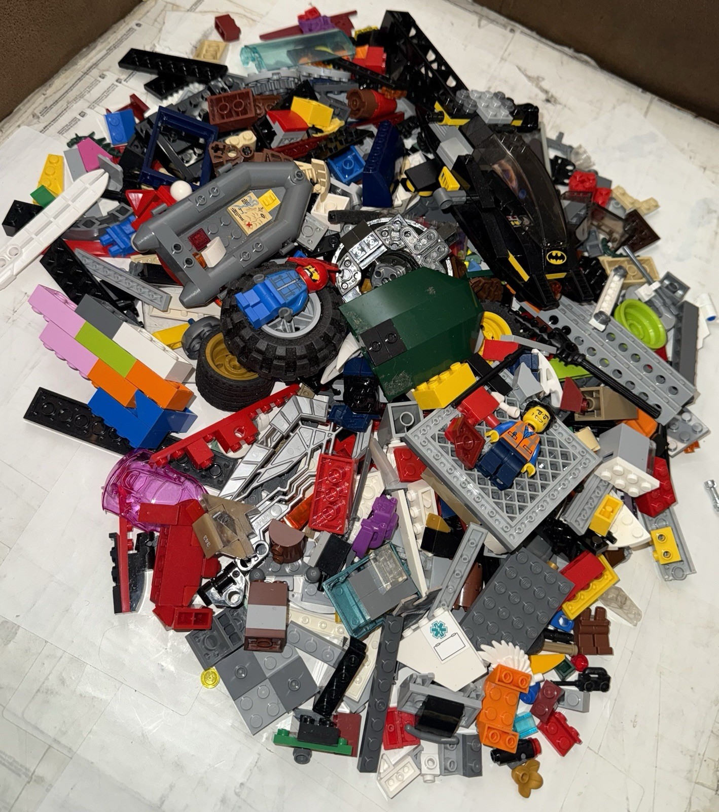 Lego Lot 2lbs of Random Multicolored Bricks and Vehicles Minifigures ...