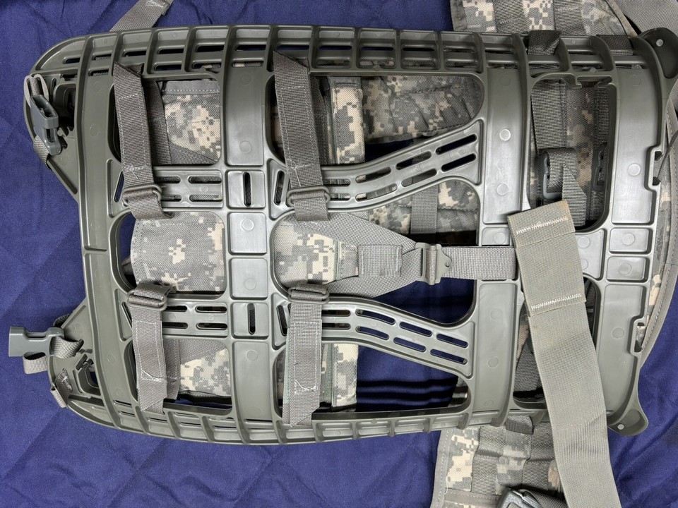 US Military Army MOLLE II Rucksack Complete Frame With Shoulder Straps ...