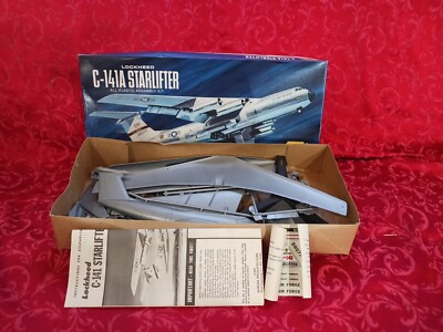 Unbuilt rare 1972 Aurora 1/108 LOCKHEED C-141A STARLIFTER model kit ...
