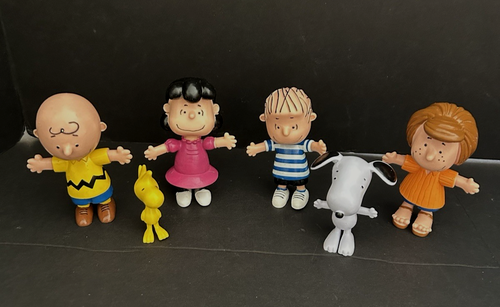 UFS 4" Peanuts-Set of 6 Charlie Brown, Lucy, Snoopy, Linus Poseable ...