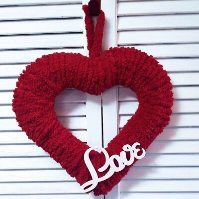 Hand Crafted Chucky Chenille Red Yarn Heart Wreath Wooden Love Pink ...