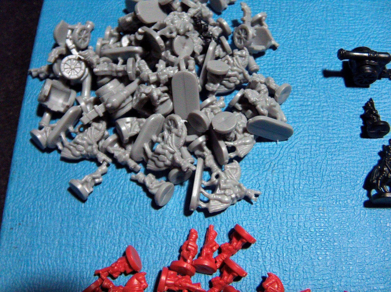 Colonial RISK replacement Pieces 360 ARMY PIECES cannon infantry ...