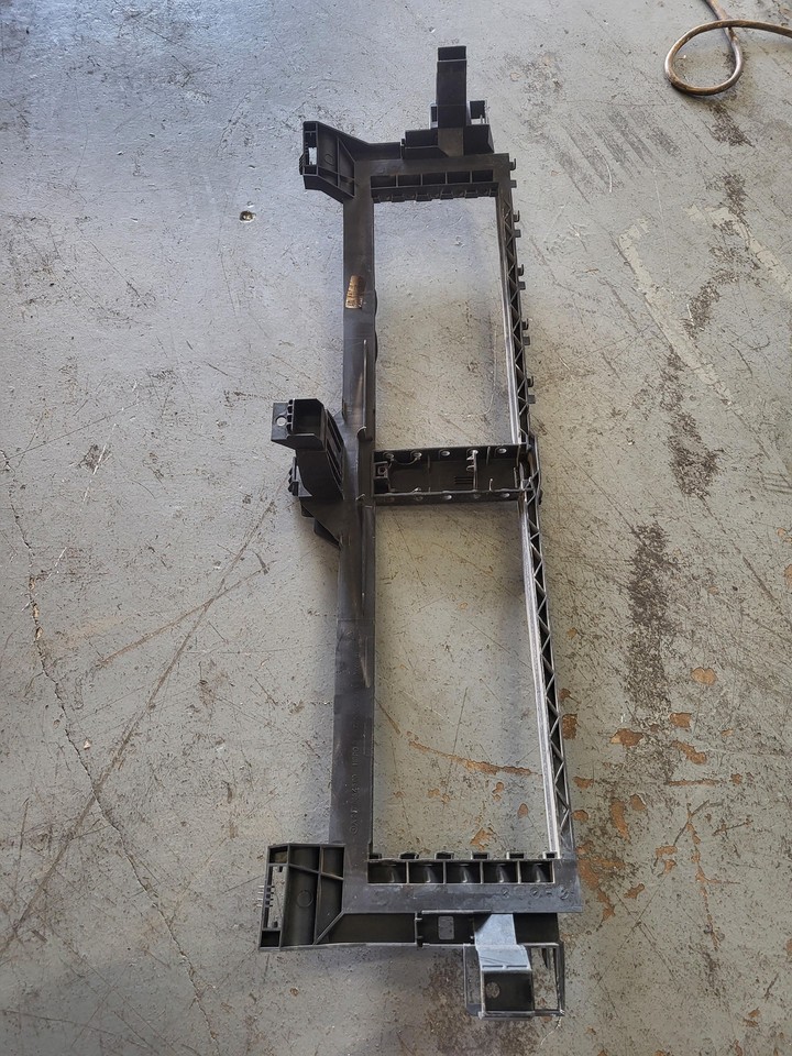 Engine Radiator Support Air Duct Shutter 2022 MERCEDES-BENZ GLB 250 ...