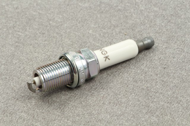 VW AUDI Seat SKODA Spark Plugs 06H905601A X 4 Genuine Pfr7s8eg JP NGK ...