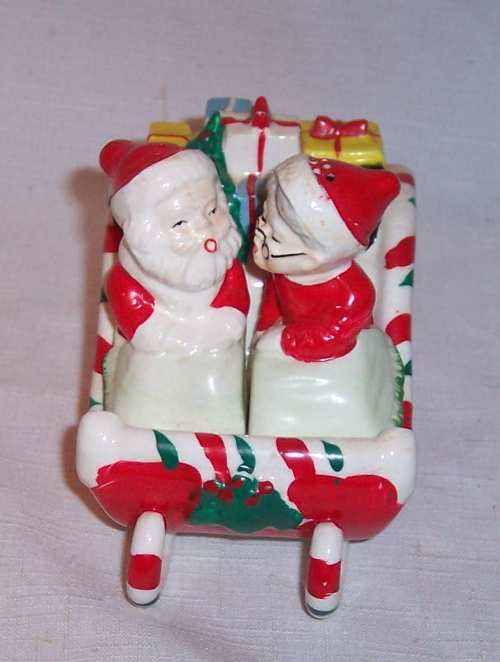 ANTIQUE 4 1/4" T Lipper & Mann Kissing Santa Salt & Pepper Shakers ...