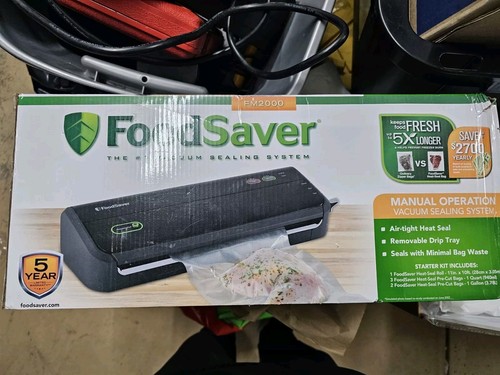 FoodSaver FM2000 Vacuum Sealer Machine with Starter Bag Set - Black ...