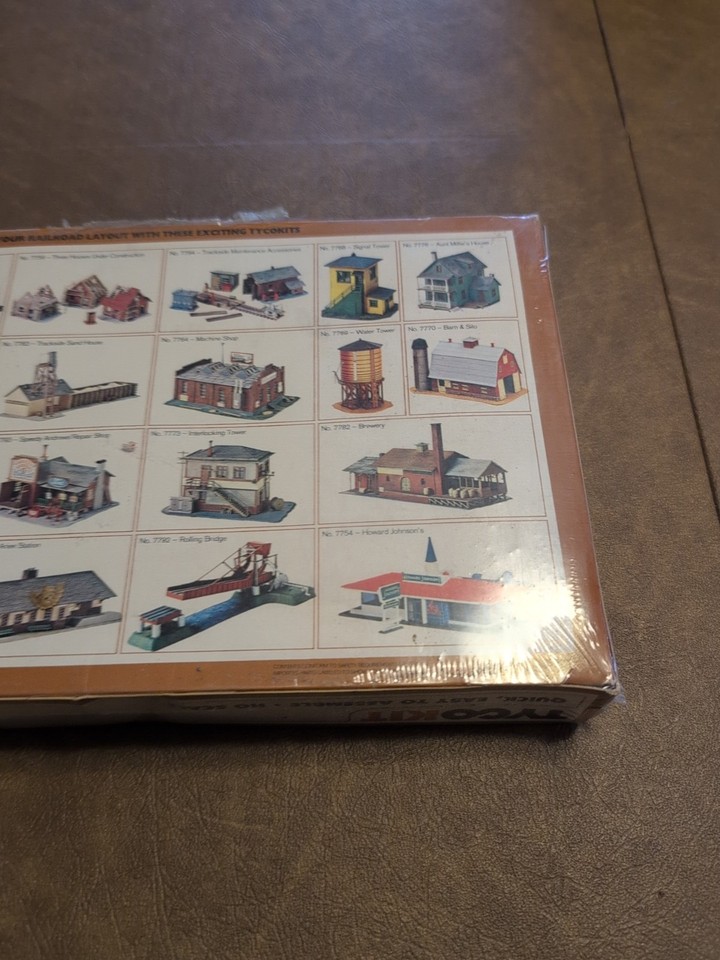 Tyco Kit - HO Scale - Barn & Silo - Sealed #7770 | eBay