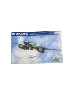 HobbyBoss German ME-262A/U2 Fighter - Plastic Model Airplane Kit - 1/48 ...