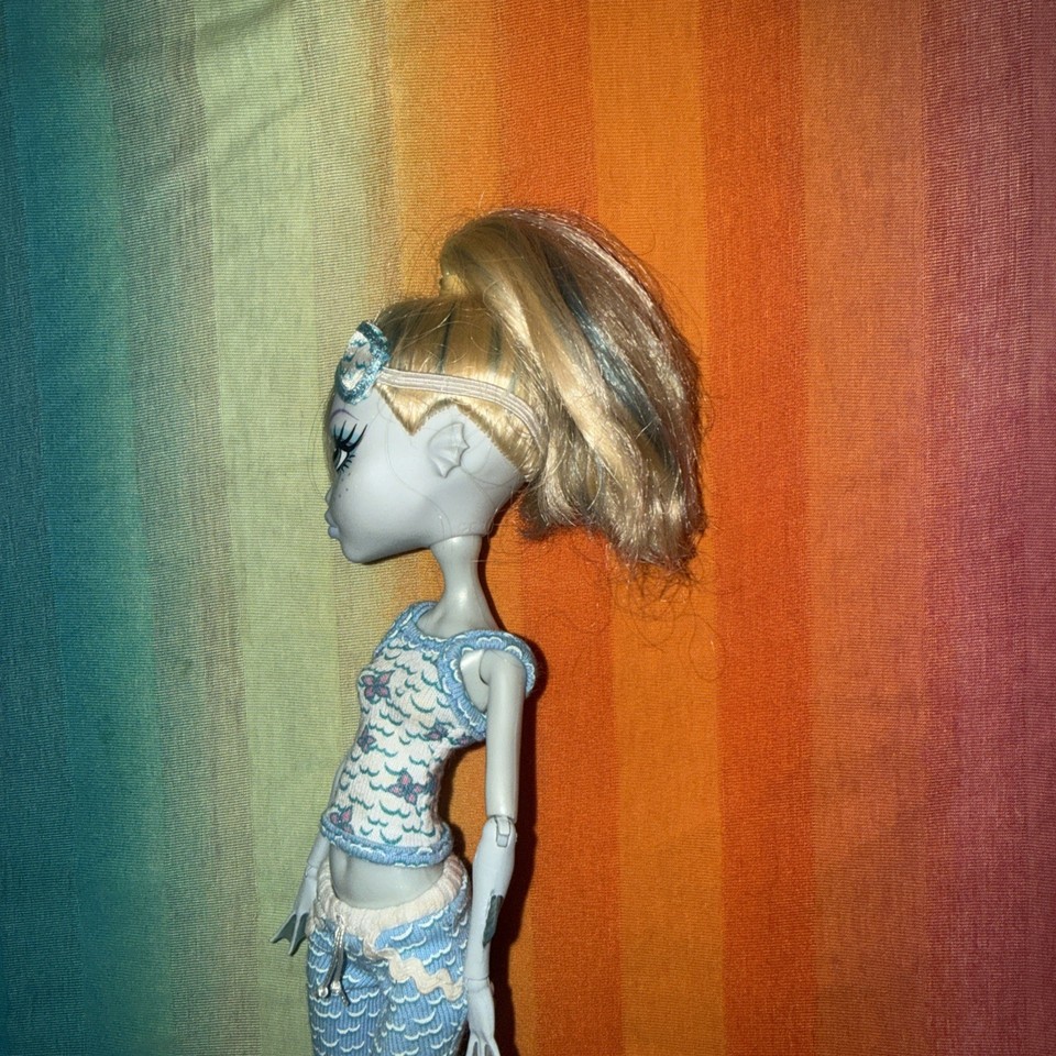 Monster High----*Lagoona Blue*----Dead Tired Hydration Station Doll ...