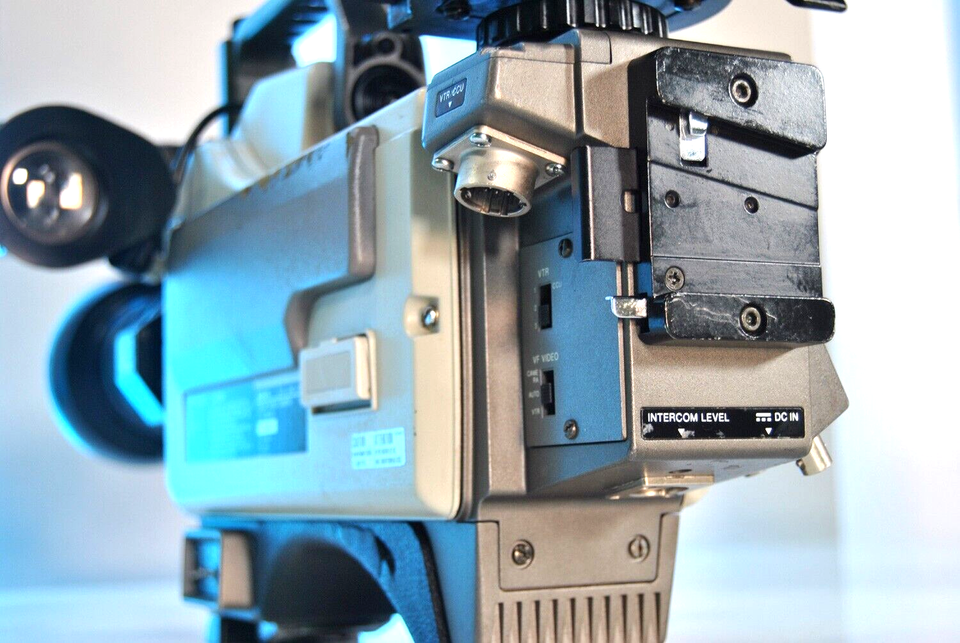 Working Broadcast Vintage VIDEO CAMERA SONY DXC-M3A + VO 4800PS Umatic ...