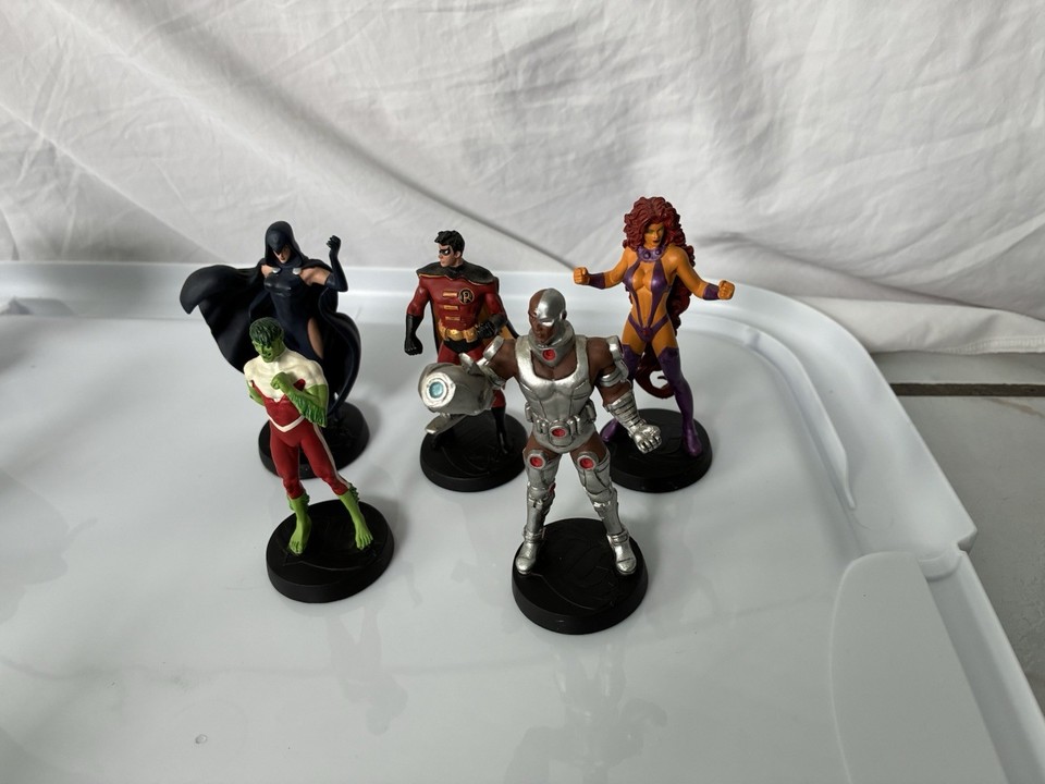A Lot 19 Eaglemoss DC Statues Titan Teens, Justice league, DC ...