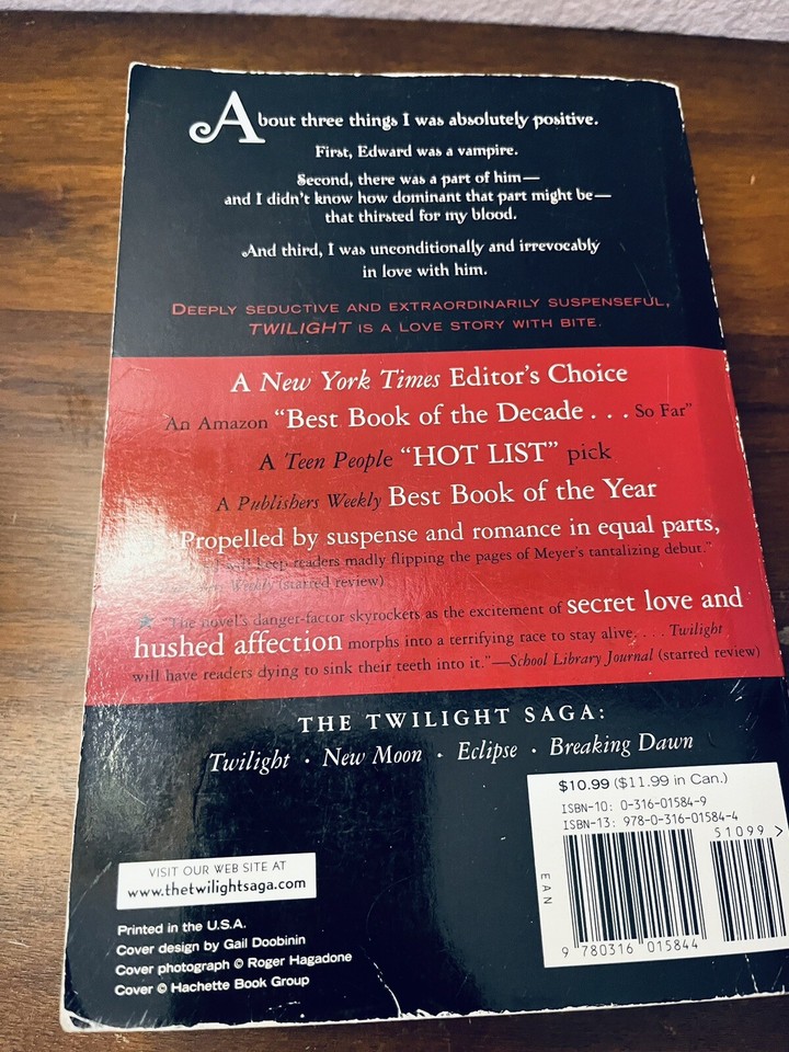 The Twilight Saga Series Book Movie Twilight by Stephenie Meyer 2006 ...
