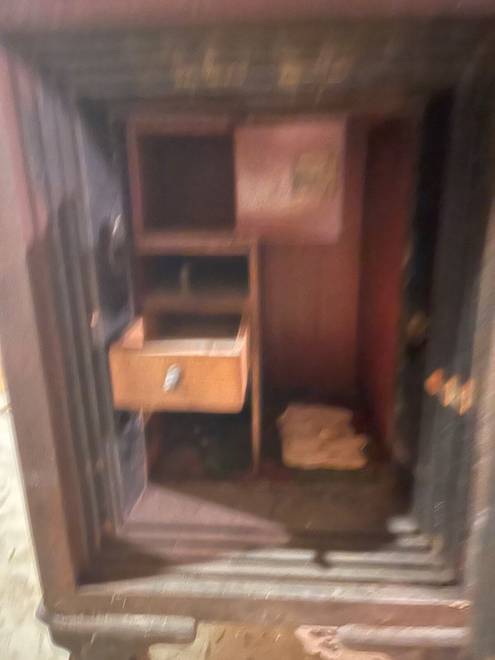 Antique Victor Safe & Lock Co. “Victor Patents” Combination Safe ...
