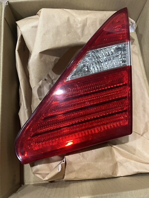 LEXUS LS430 PASSENGER SIDE TRUNK TAIL LIGHT LENS INNER LAMP 81581-50050 ...