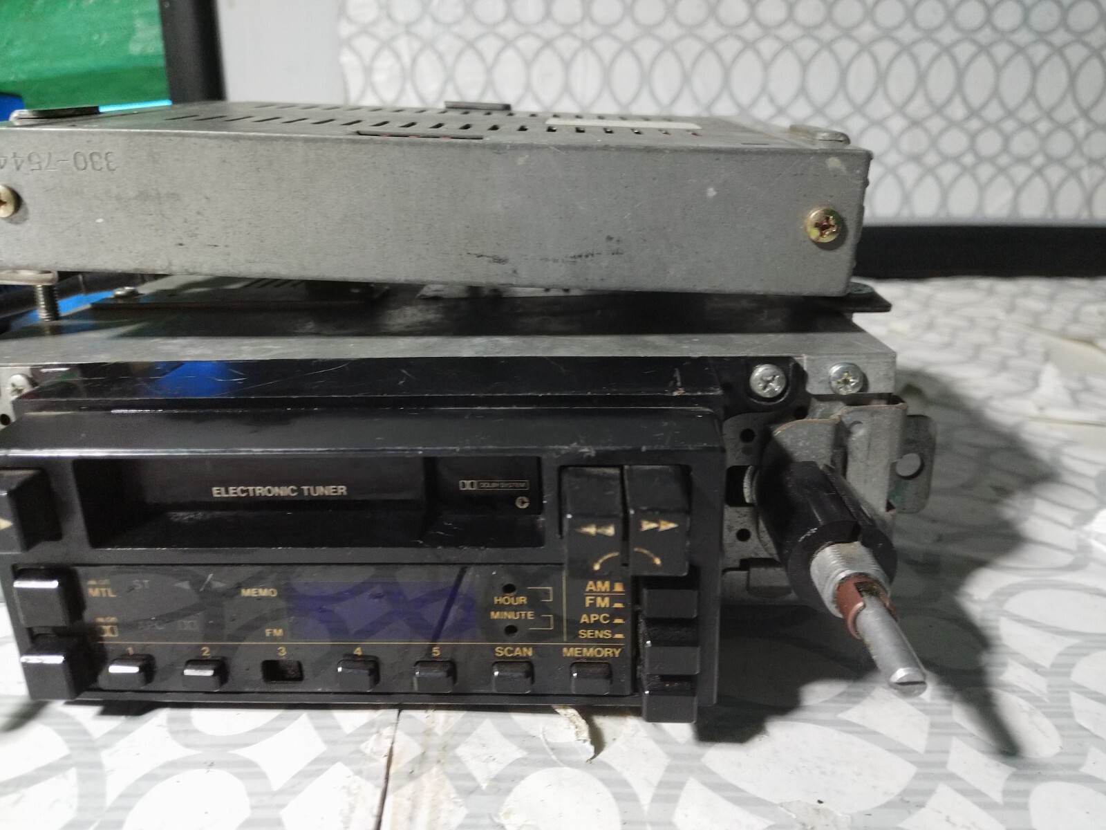 VINTAGE OLD SCHOOL Clarion Model No. PT-975C & Amplifier ET30IC (no ...