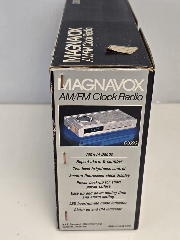 Magnavox D-3090 2 Band Clock Radio Silver 8"x5"x2" Tested/Works - NEW ...