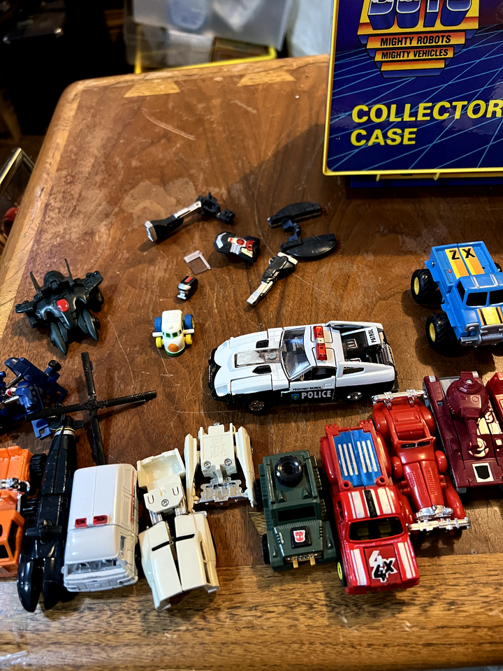 GoBots Lot Of Bandai Figures 80s with original storage case | eBay