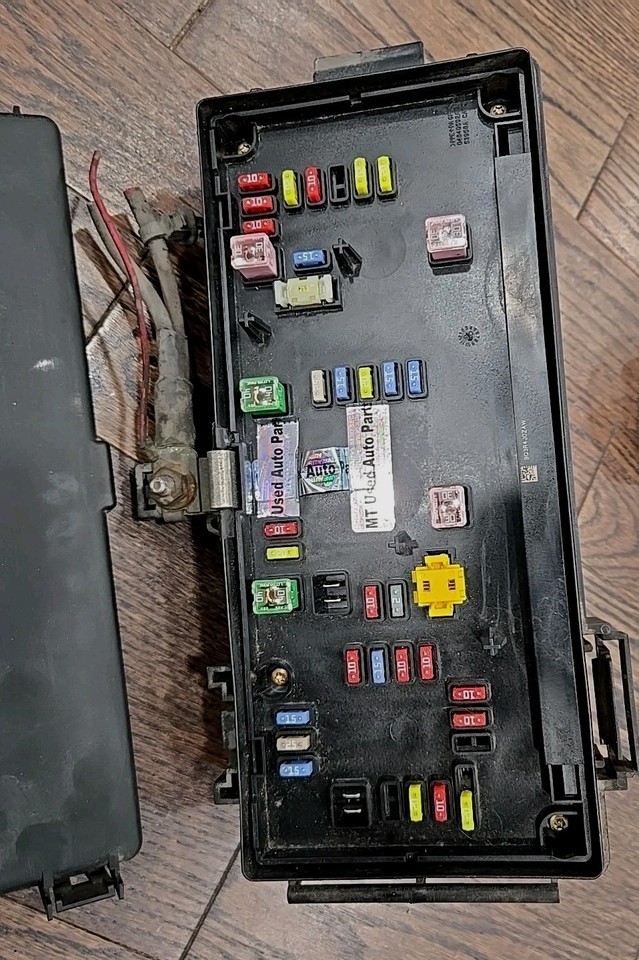 2006-09 DODGE RAM 1500 2500 TIPM FUSEBOX w TOTALLY INTEGRATED POWER ...
