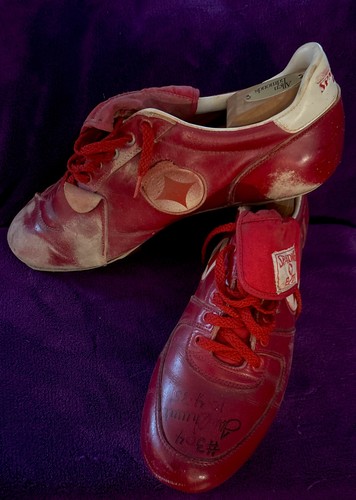 Tom Seaver HOF 10/4/1985 Game Used Cleats. Personally Given To Vince ...