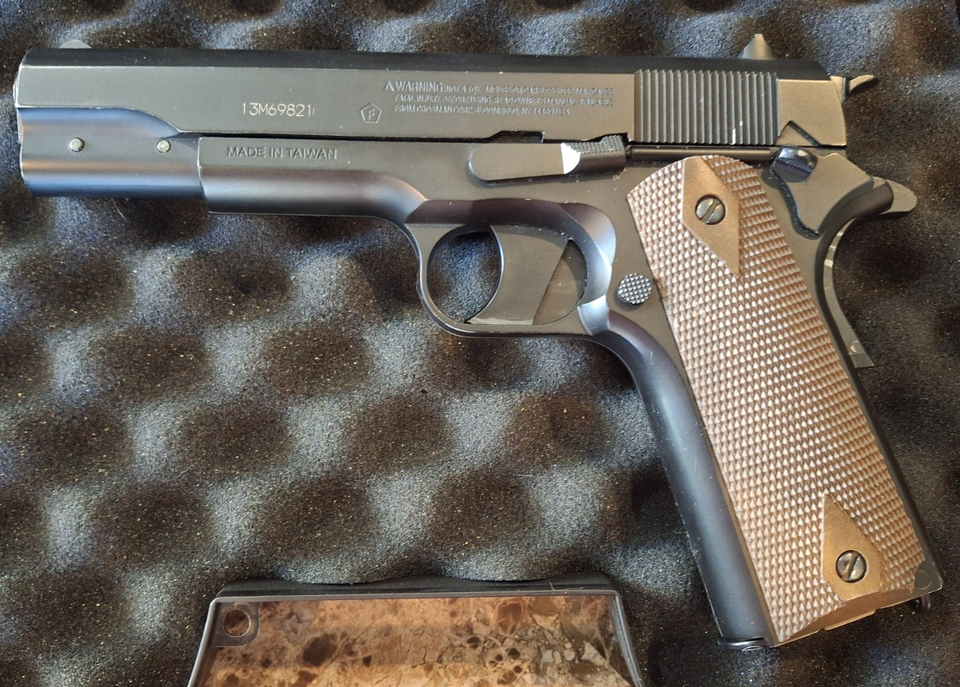 Crosman 1911 GI Model 1911BBb BB Gun Pistol 0.177 Cal Semiautomatic W ...