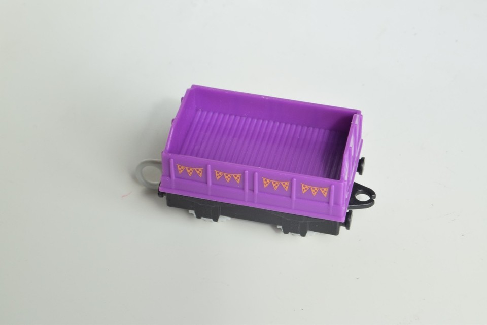 2017 MATTEL TRACKMASTER PURPLE LOW CARGO TENDER . THOMAS & FRIENDS | eBay