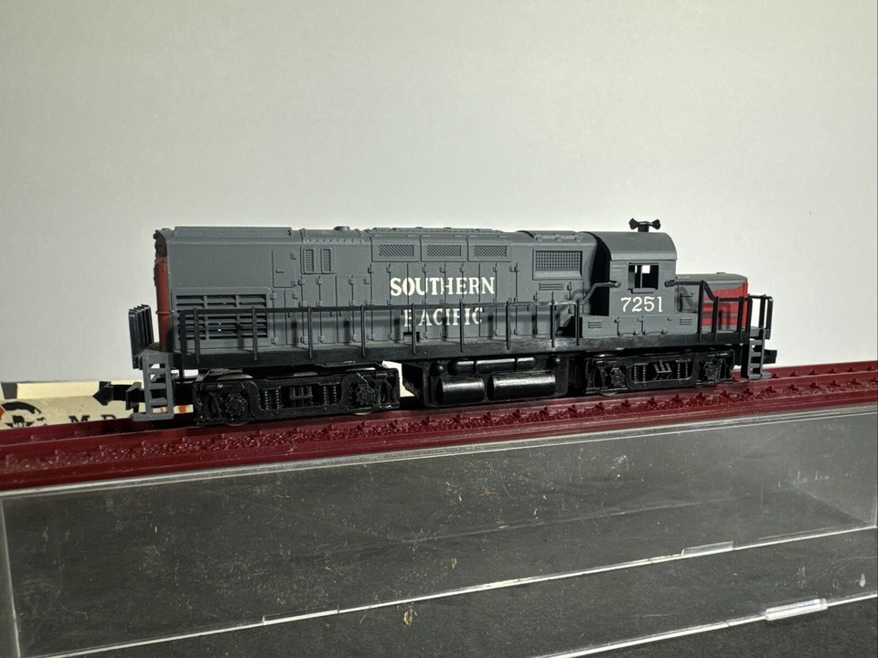 N-scale Alco C420 Southern Pacific Locomotive 7251 #46 | eBay