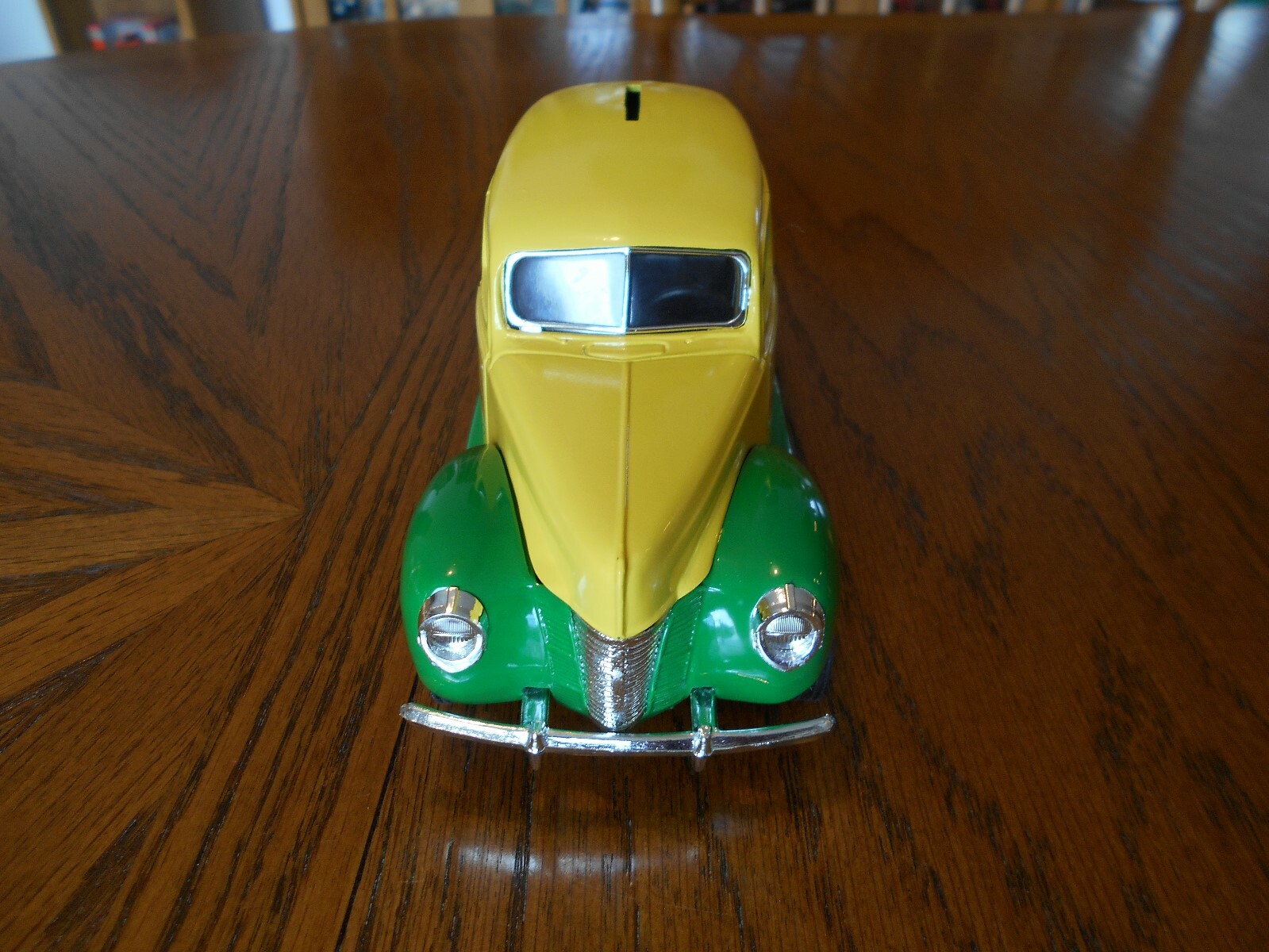 JLE Scale Models 1:25 Scale 1940 Ford DeLuxe Delivery Van, John Deere ...