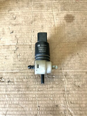 VAUXHALL INSIGNIA ASTRA J GENUINE WINDSCREEN WASHER PUMP 13250357 | eBay UK