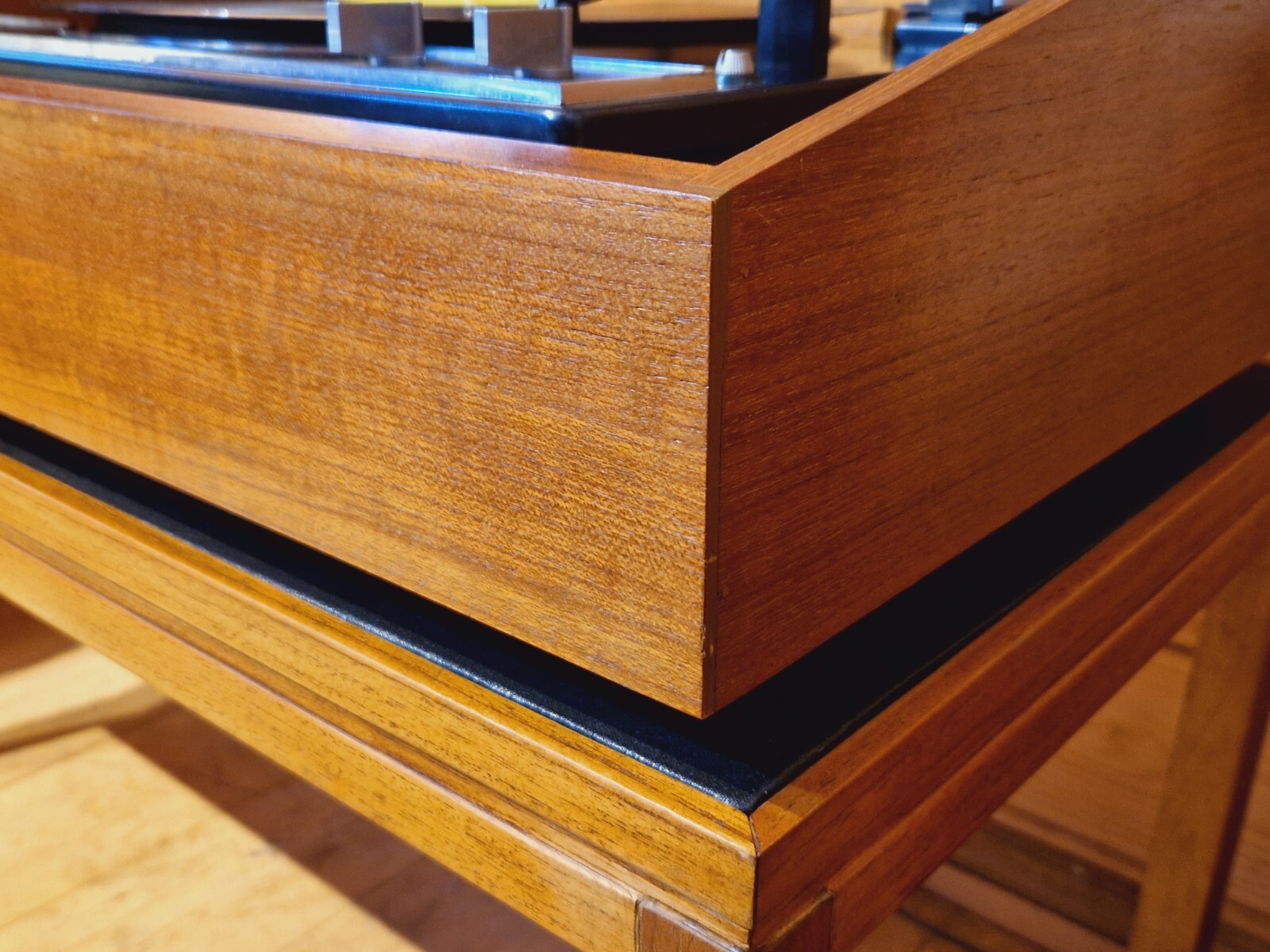 Timewarp vintage Hacker GAR1000 Radiogram Record Player + Teak Stands ...