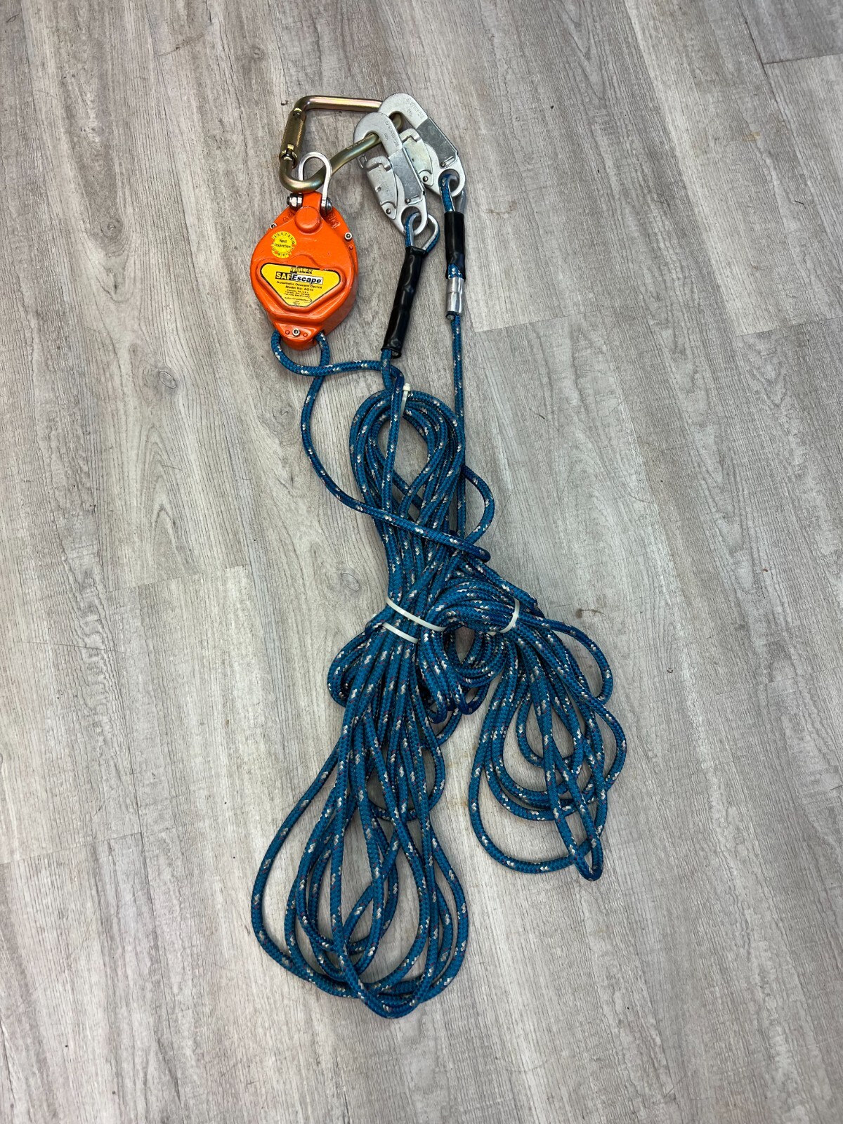 Miller+SafEscape+Automatic+Descent+Rescue+Device+AG10+Fall+Protection ...