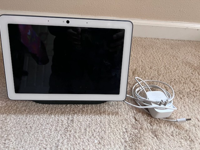 Google Nest Hub Max 10" Smart Display with Google Assistant - Charcoal ...