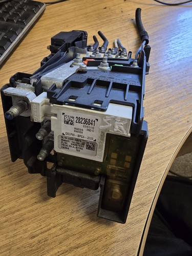 Citroen C4 Picasso Peugeot 3008 5008 Battery Fuse Box Voltage Module ...