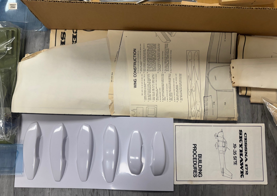 Royal Midi Series Cessna 172 Skyhawk RC Kit 40 3/8" Vintage Wood ...