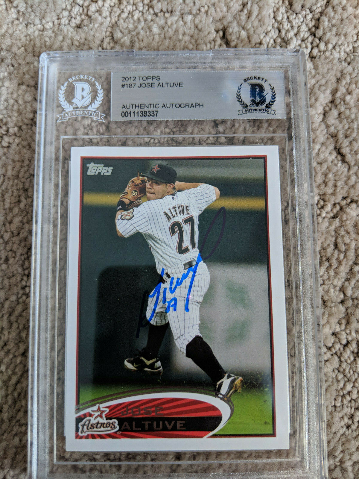 Jose Altuve Autographed Memorabilia | Signed Photo, Jersey ...