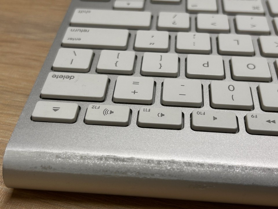 Apple A1314 Wireless Keyboard UK QWERTY Layout - 001 | eBay UK