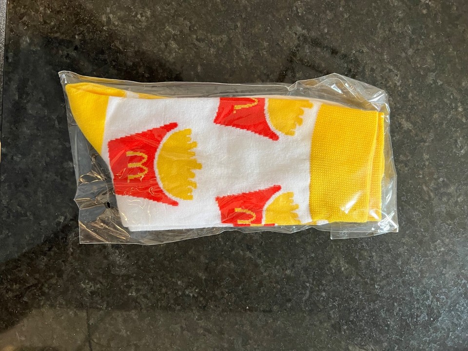 FUNKY SOCKS: NEW: FRENCH FRIES: SOCKS: ONE PAIR: GIFT SET: ONE SIZE ...