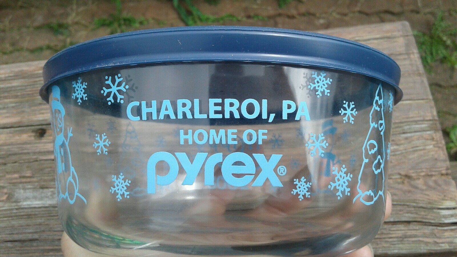 Pyrex 7201 Simply Store 4 Cup Round CHRISTMAS Turquoise Snowflakes ...