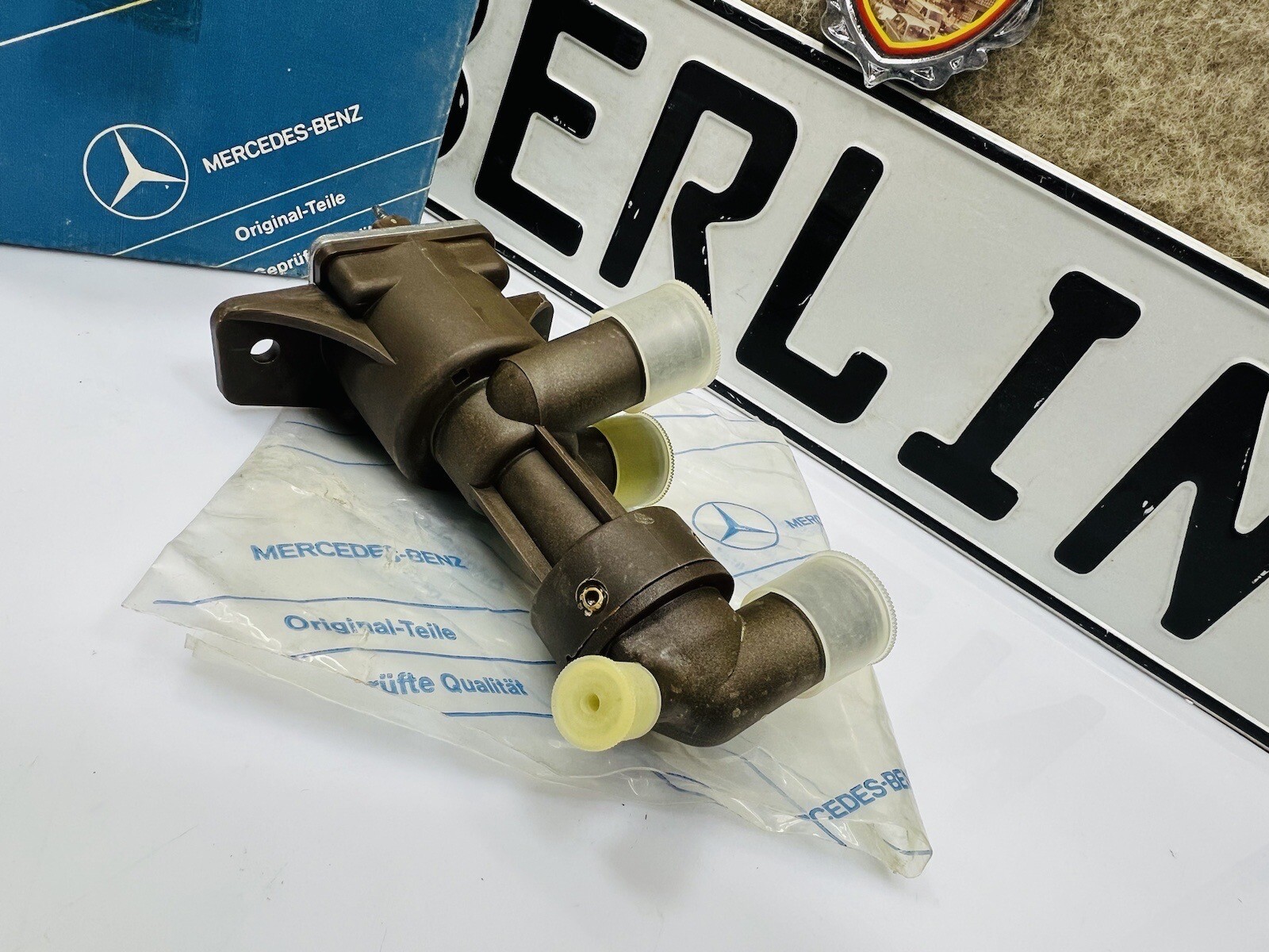 Mercedes-Benz S W126 Heater Control Valve A0008303784 Genuine for sale ...